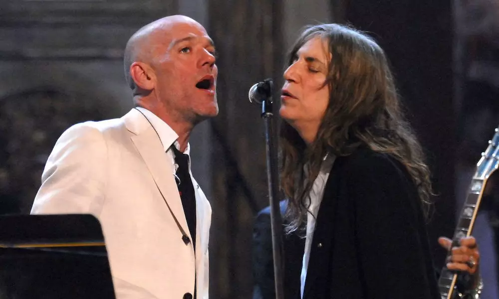Michael-Stipe-and-Patti-Smith---GettyImages-106298192