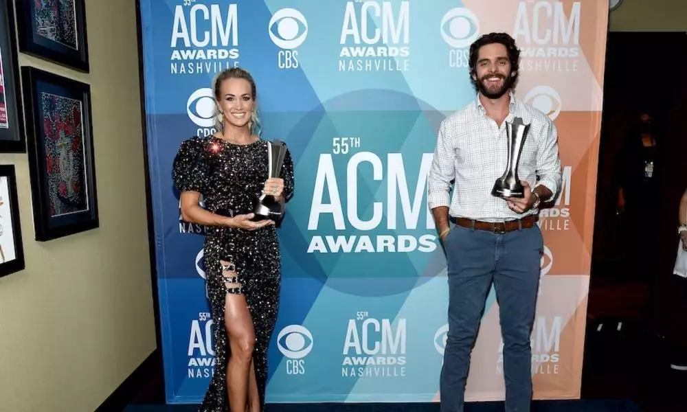 Carrie Underwood thiab Thomas Rhett - Yees duab: John Shearer / ACMA2020 / Getty Images rau ACM