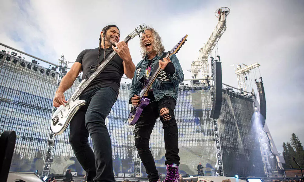 Манчестер хотын Этихад цэнгэлдэх хүрээлэнгээс Metallica-ийн 2019 шоуг үзээрэй
