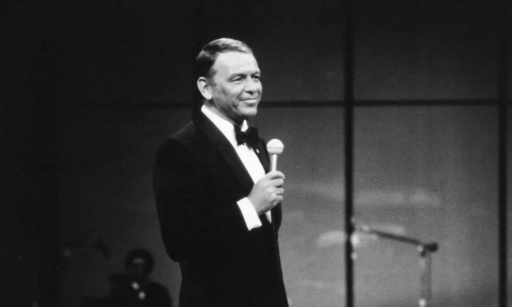 Frank Sinatra Collection TV69 No 4 ลิขสิทธิ์ Frank Sinatra Enterprises 1000