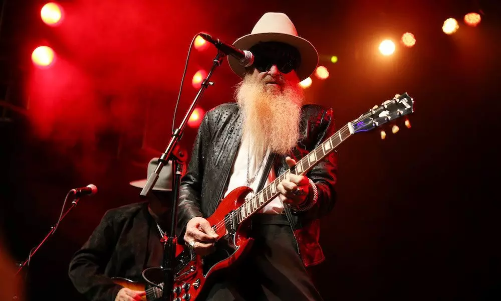 ការប្រគុំតន្ត្រីសរសើរ Billy Gibbons