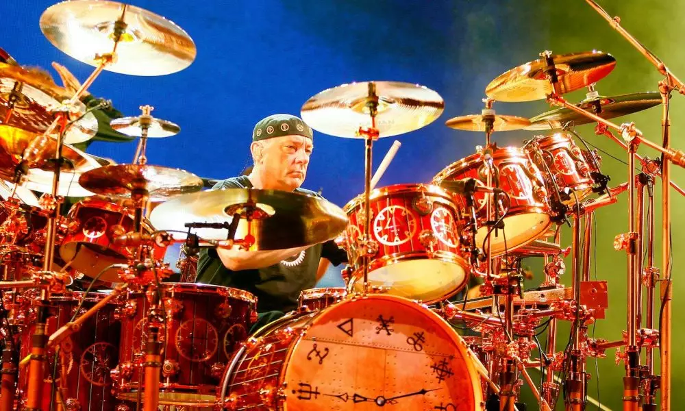 Yees duab © Neil Peart: Mike Lawrie / Getty Images