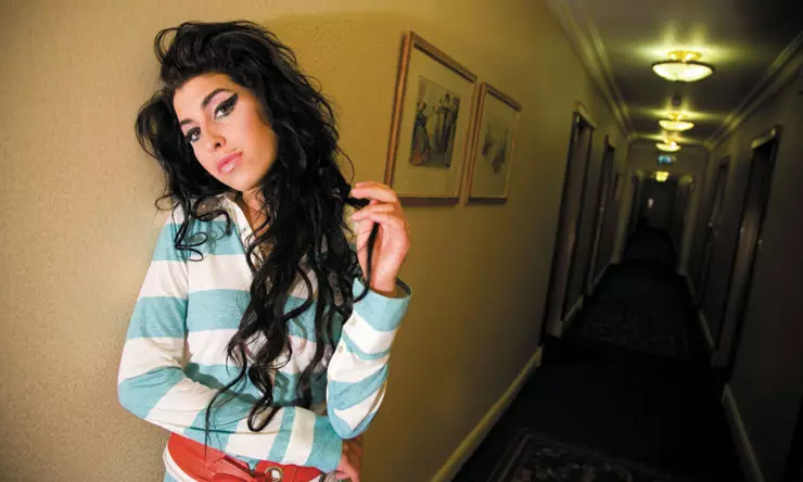 Amy Winehouse Back To Black spaudos nuotrauka optimizuota žiniatinkliui 740 – KREDITAS – Harry Benson