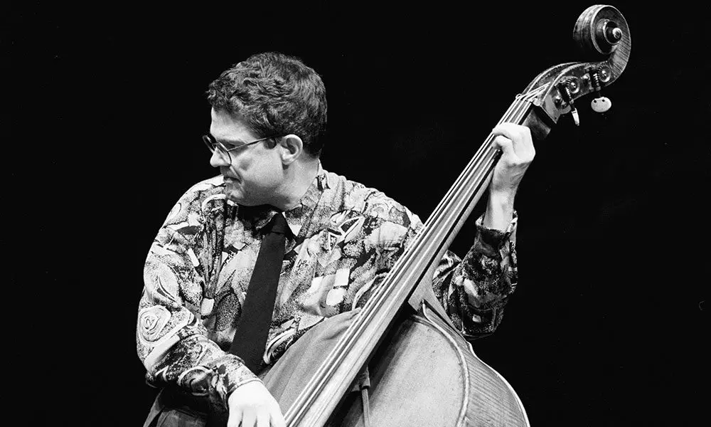 Charlie Haden mufananidzo naFrans Schelekens/Redferns