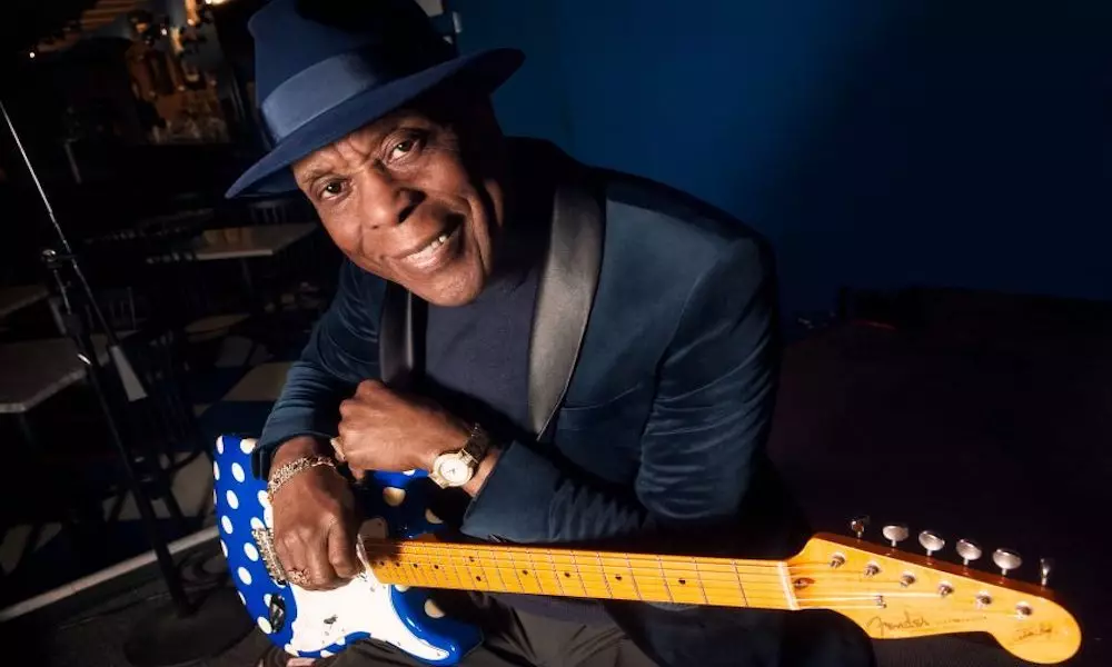 Buddy Guy dia nahazo an'i Paul Natkin