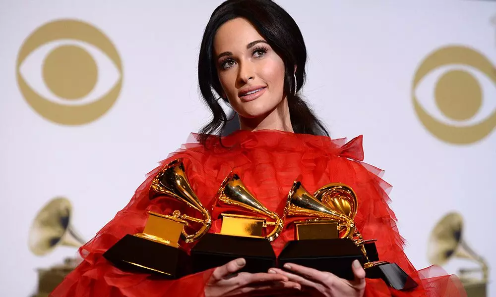 Kacey Musgraves drží Grammy