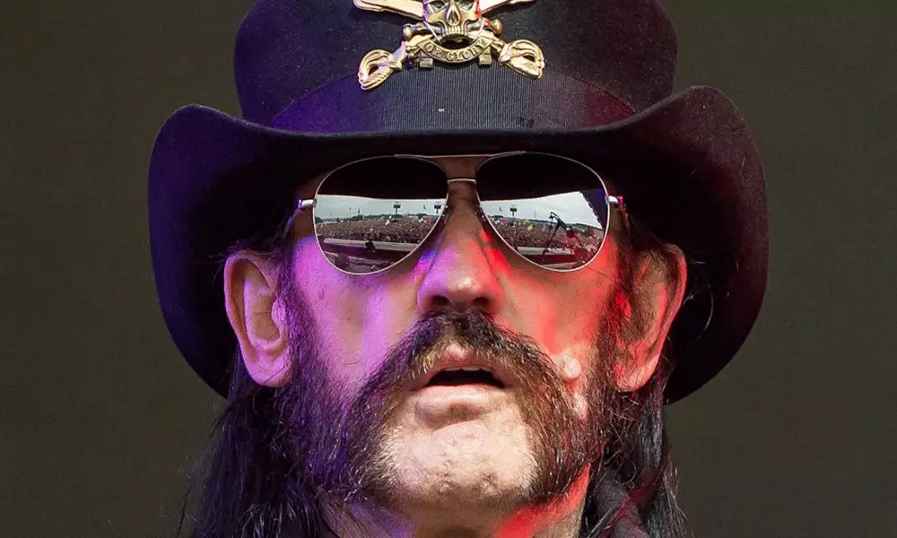 Lemmy-Movember-Kişi-Xeyriyyə Təşkilatı