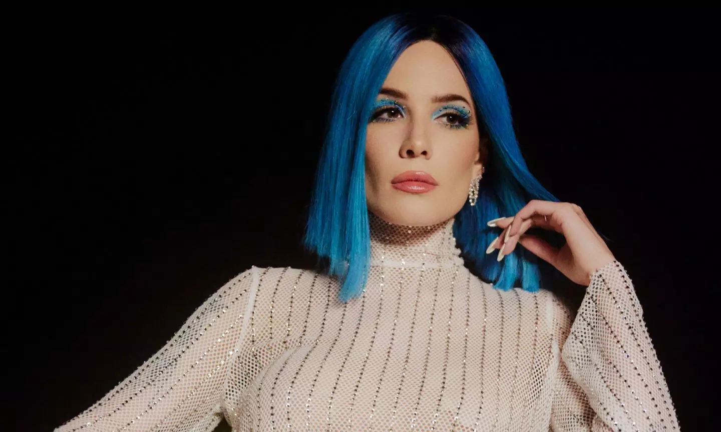 Halsey jakaa odotetun singlen "So Good" | uDiscover