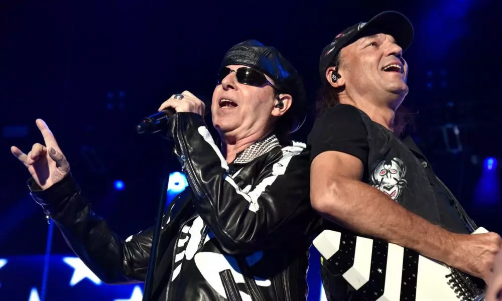 Scorpions-Mgbe-Ị-Mara-Video