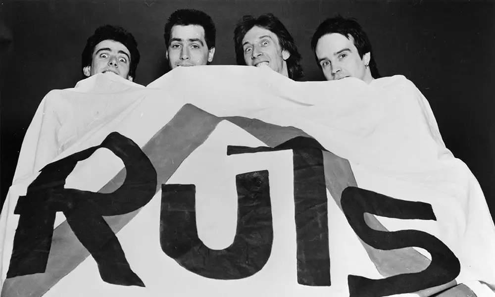 Babylon's Burning: The Ruts の Incendiary Punk Classic の背後にある物語