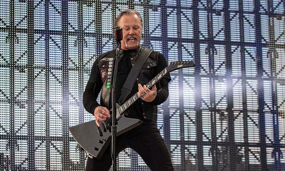 Metallica-James-Hetfield-Ktieb-Karozzi-Klassiċi