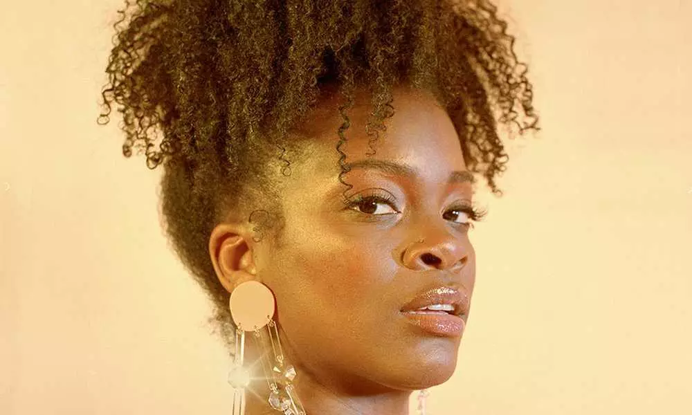 Ari Lennox Ĉokolada Granato