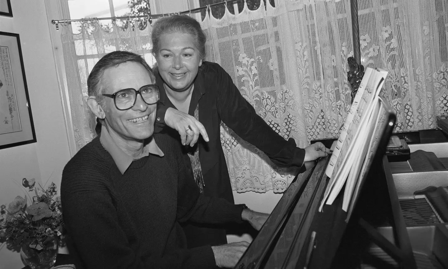 مارلن برگمین، ایوارڈ یافتہ نغمہ نگار، 93 سال کی عمر میں انتقال کر گئیں۔ uDiscover