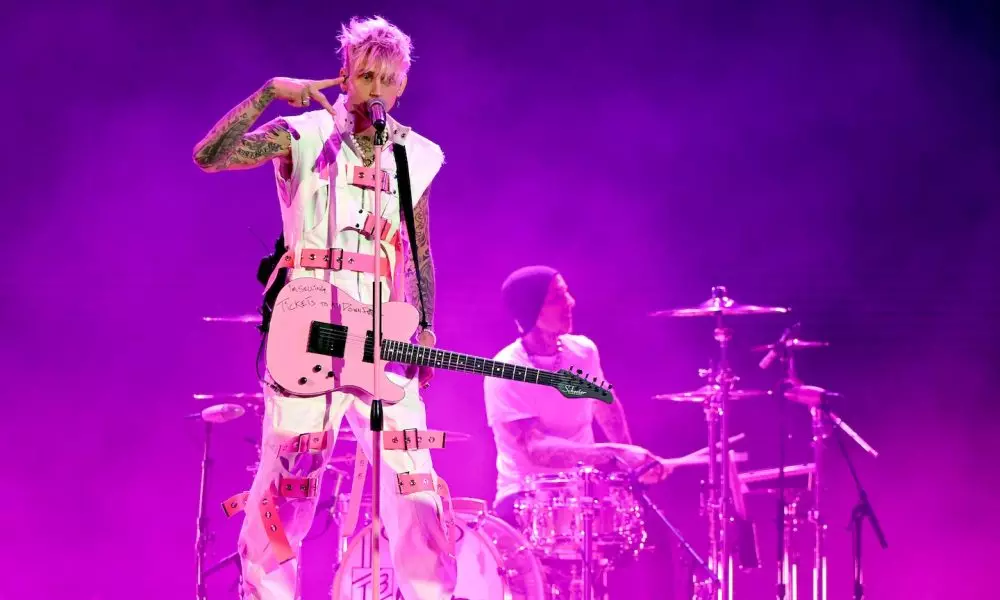 Machine Gun Kelly - Foto: Kevin Mazur/AMA2020/Getty Images vir dcp