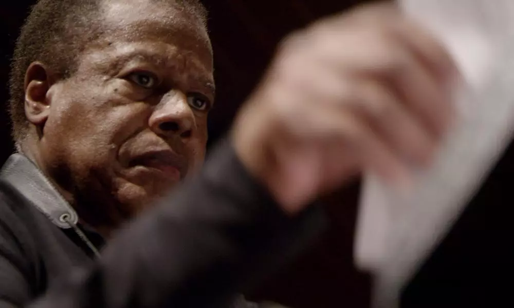 “Emanon”：Wayne Shorter 前所未有的 A/V 体验