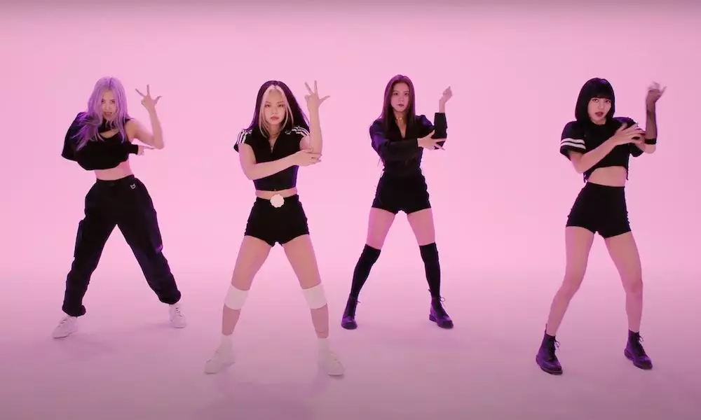 “Nädip halaýarsyňyz” üçin BLACKPINK-iň täze tans wideosyna tomaşa ediň 21629_1