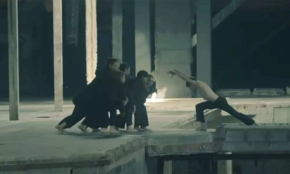 BTS Nigra Cigno Video Ankoraŭ