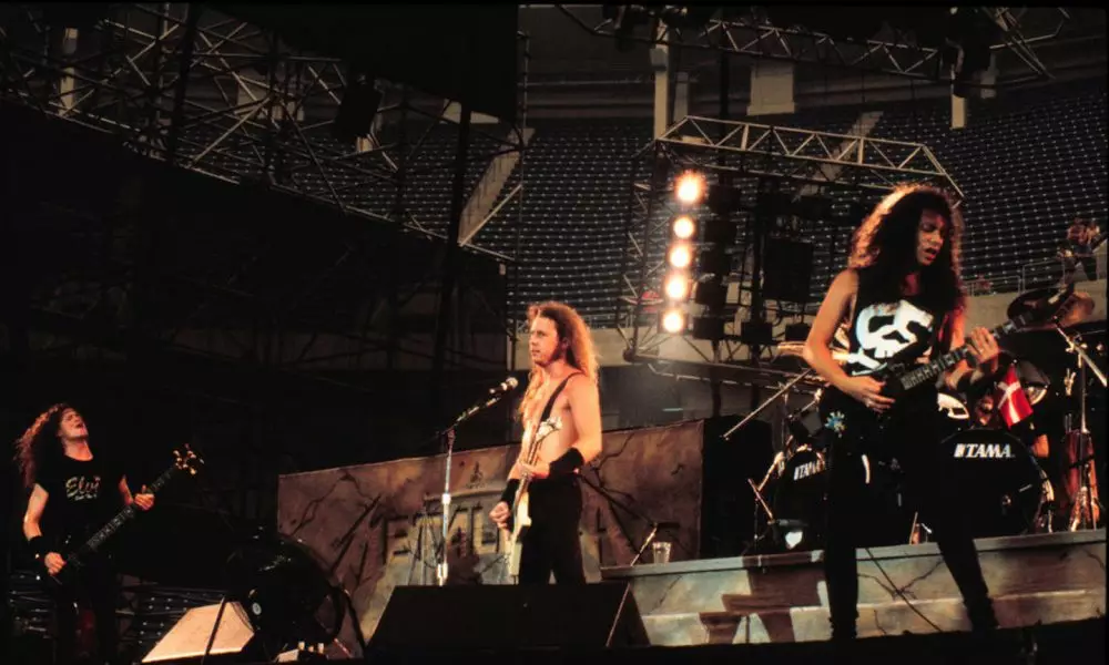 Metallica-Fotobuch-Schwarz-Album-Schwarz-Weiß
