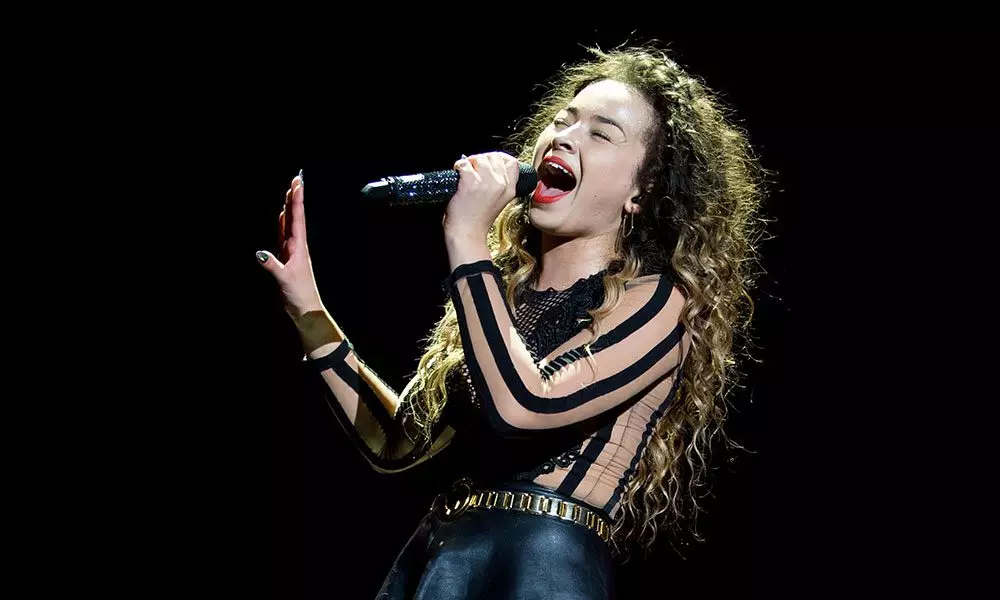 Ella Eyre'i foto Neil Lupini ja Redfernsi poolt Getty Images kaudu