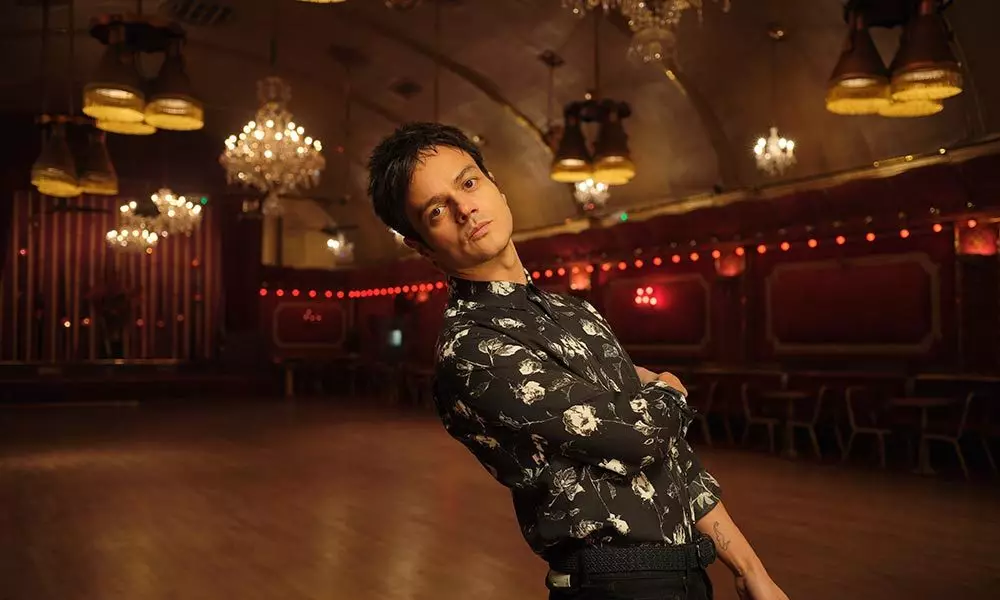 ອາລະບໍາເຄື່ອງດື່ມ Jamie Cullum ສູງຂື້ນ