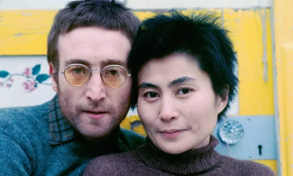 John Lennon eta Yoko Ono 1970eko Langileen Hero idazlea Richard DiLello © Yoko Ono