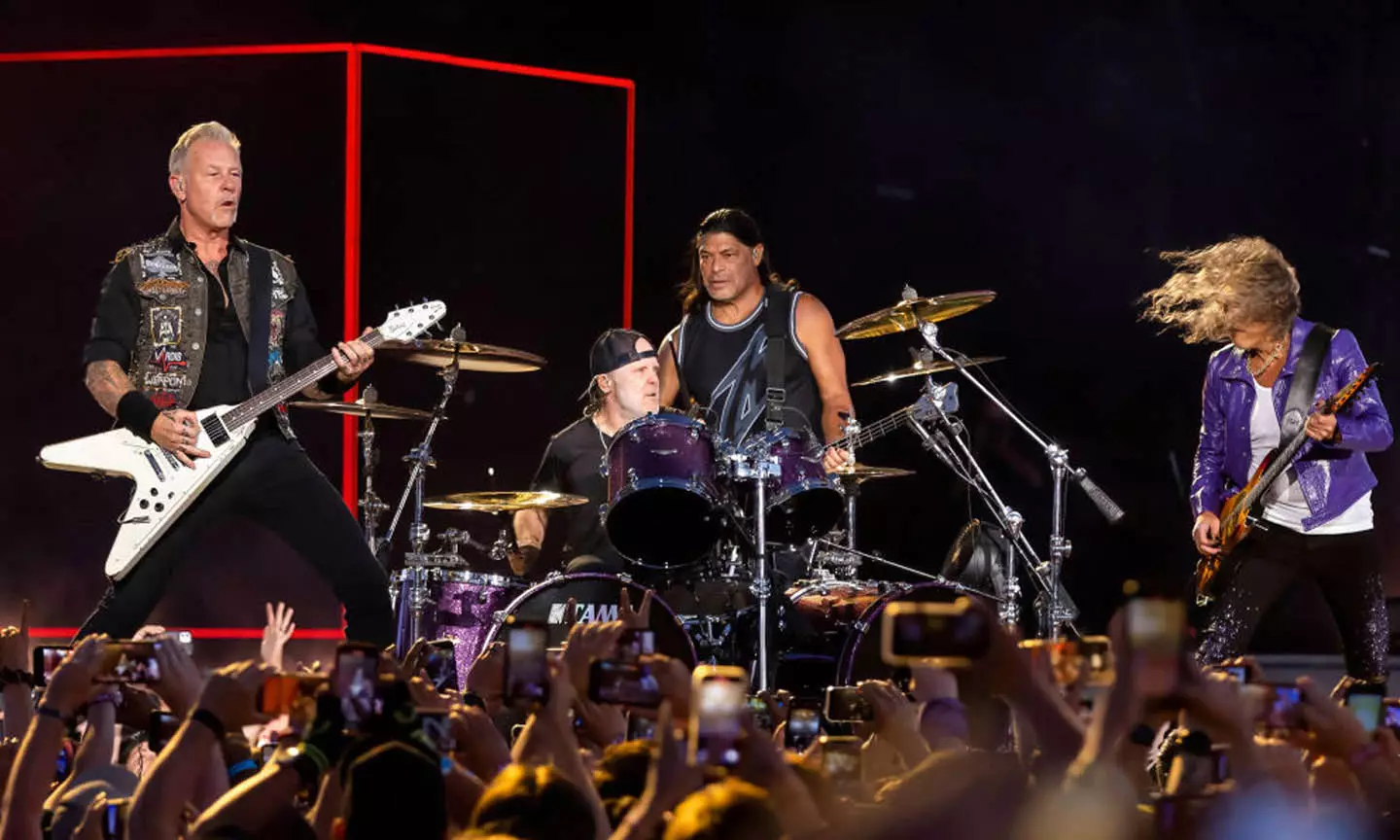 Metallica so'nggi 40 yil ichida eng yaxshi sayyohlik metall akti deb nomlandi