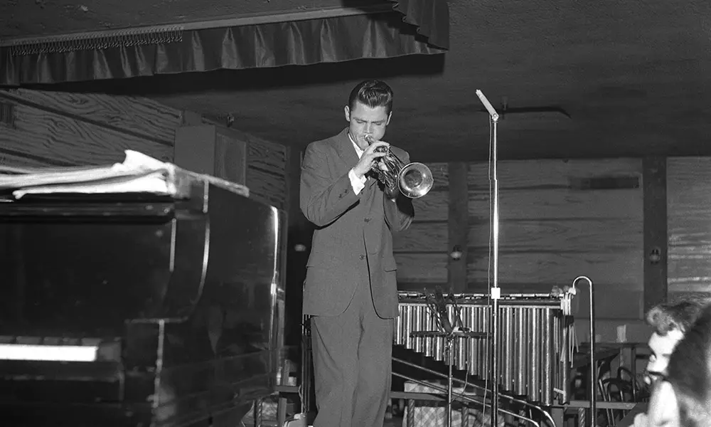 Chet Baker: Lavi ak eritaj 'James Dean of Jazz'