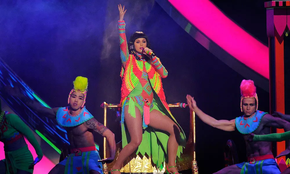 "Dark Horse": kuidas Katy Perry võttis ohjad uue suuna
