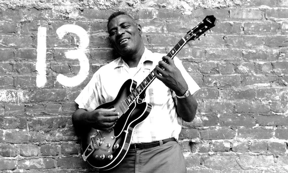 Chicago Blues: E To'asefulu Tufuga na Fa'aaafiaina le Rock 'n' Roll