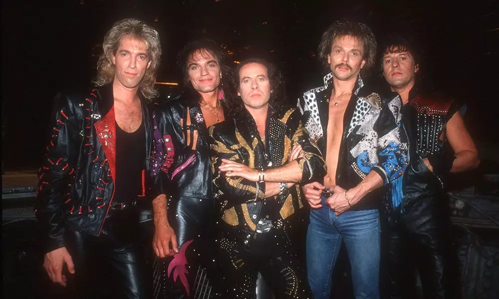 Foto Scorpions oleh Michael Ochs Archives dan Getty Images