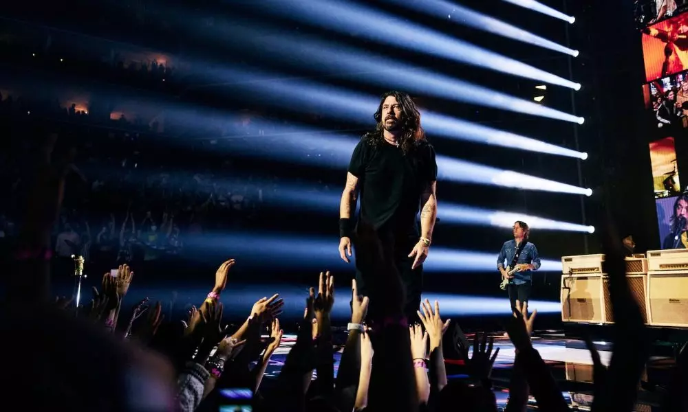 Dave Grohl - سۈرەت: John Shearer / MTV VMAs 2021 / MTV / ViacomCBS نىڭ Getty سۈرەتلىرى