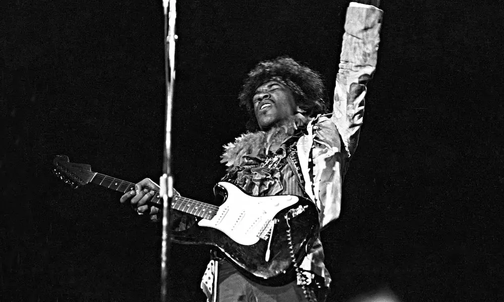 Iriri Adalu: Jimi Hendrix Awọn akọle Newport Pop Festival 1969