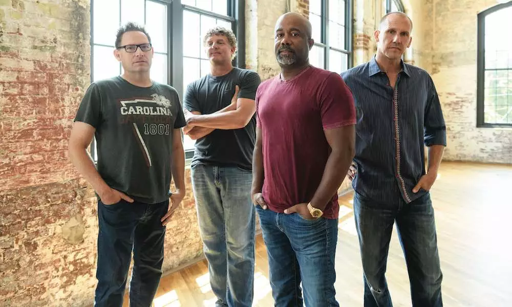 Kuuntele New Hootie & The Blowfish Song't Be Home For Christmas