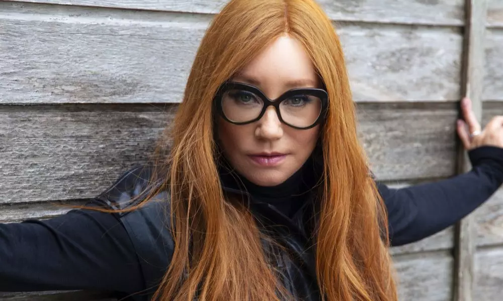 Tori-Amos-New-Single-Spione