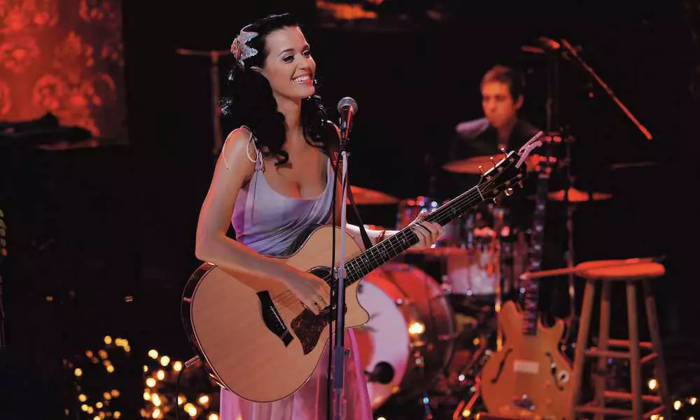 «MTV Unplugged»: раскрытие истинной Кэти Перри под личиной