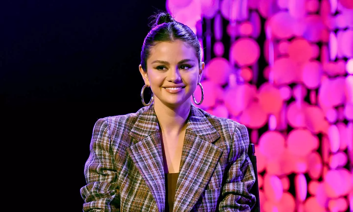Selena Gomez - O actriță versatilă și vedetă pop | uDiscover Music