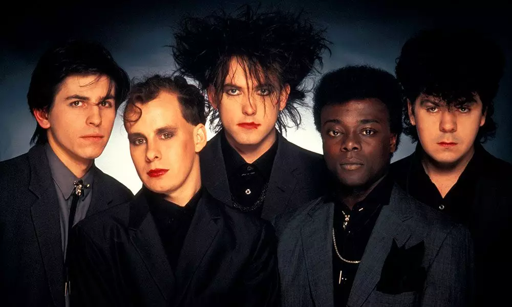 Foto The Cure oleh Fin Costello dan Redferns