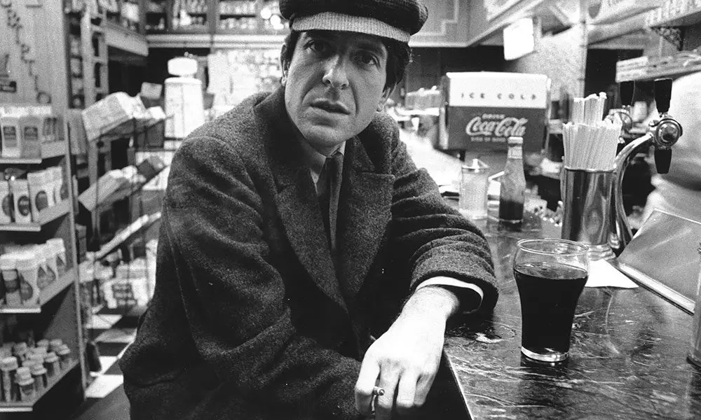 Ảnh của Leonard Cohen bởi Ảnh: Roz Kelly / Michael Ochs Archives and Getty Images