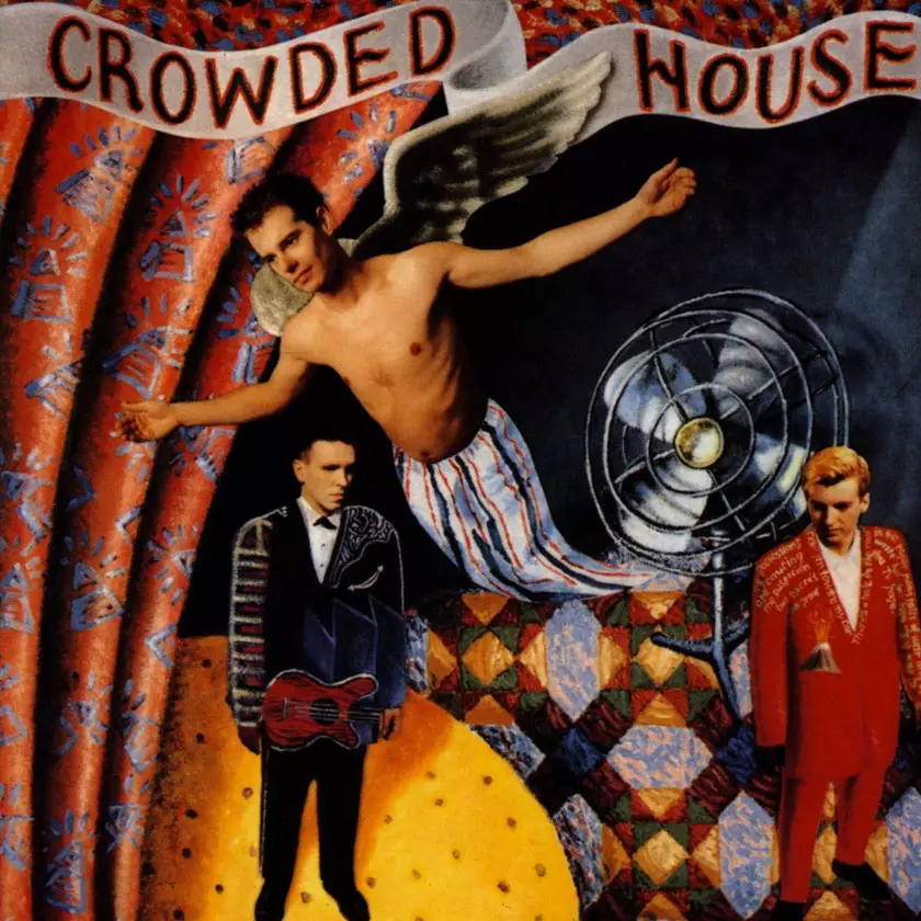 „Crowded House“: Prehodnotenie debutového albumu The Aussie Icon