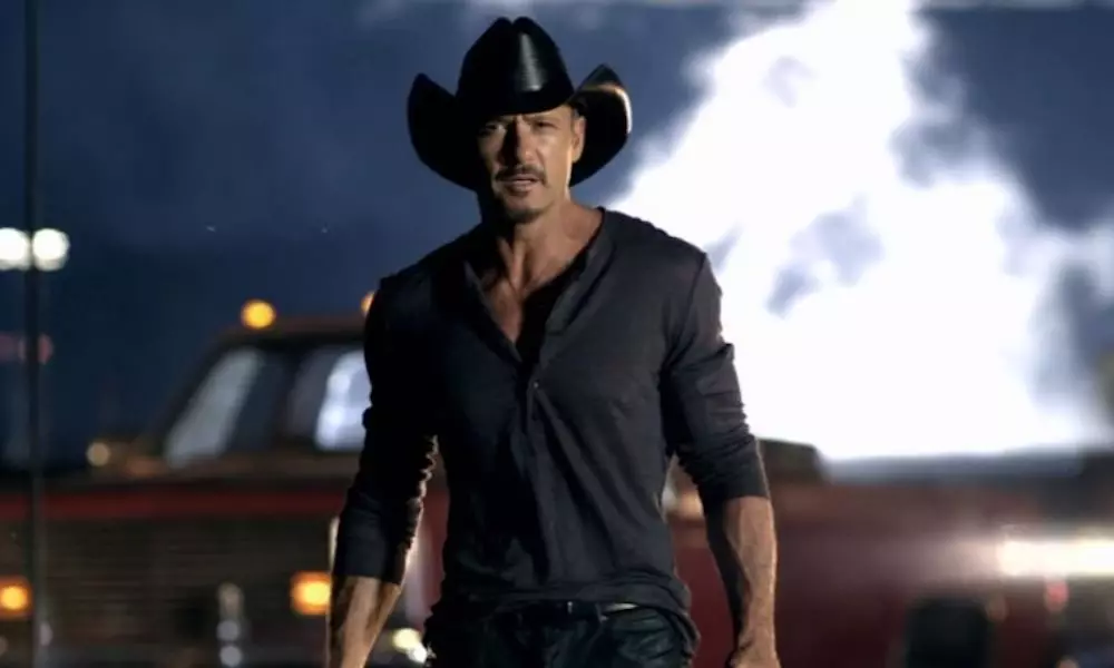 Tim McGraw - ඡායාරූපය: විශාල යන්ත්‍ර වාර්තා