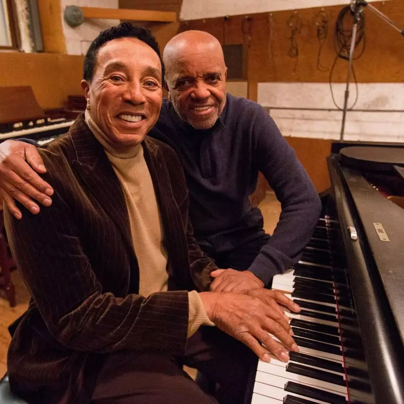 Smokey Robinson Berry Gordy Motown dokumenter disetujoni penet