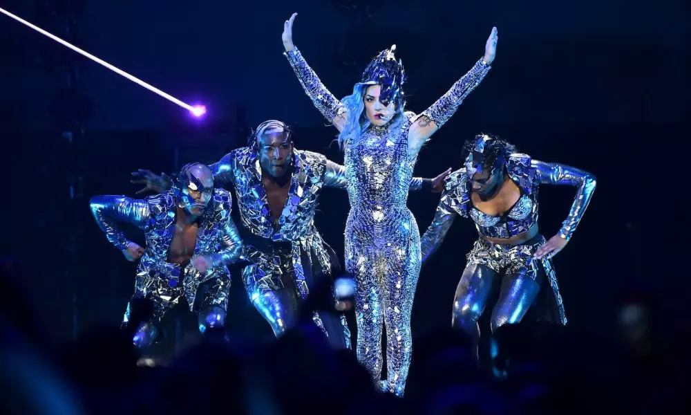 Леди Гага - Акс: Тео Варго/Тасвирҳои Getty барои AT&T