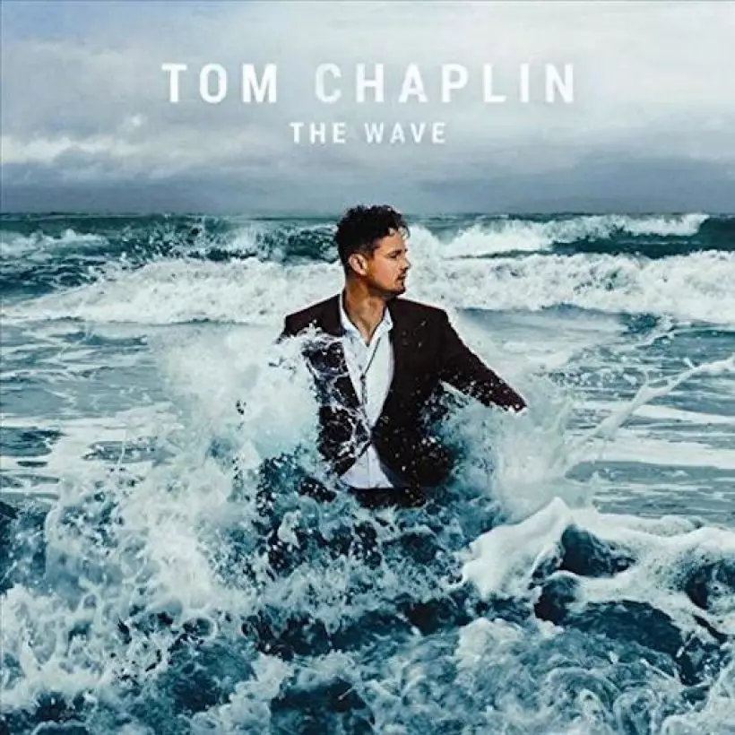 Tom Chaplin chevauche 'The Wave' - uDiscover 32473_1