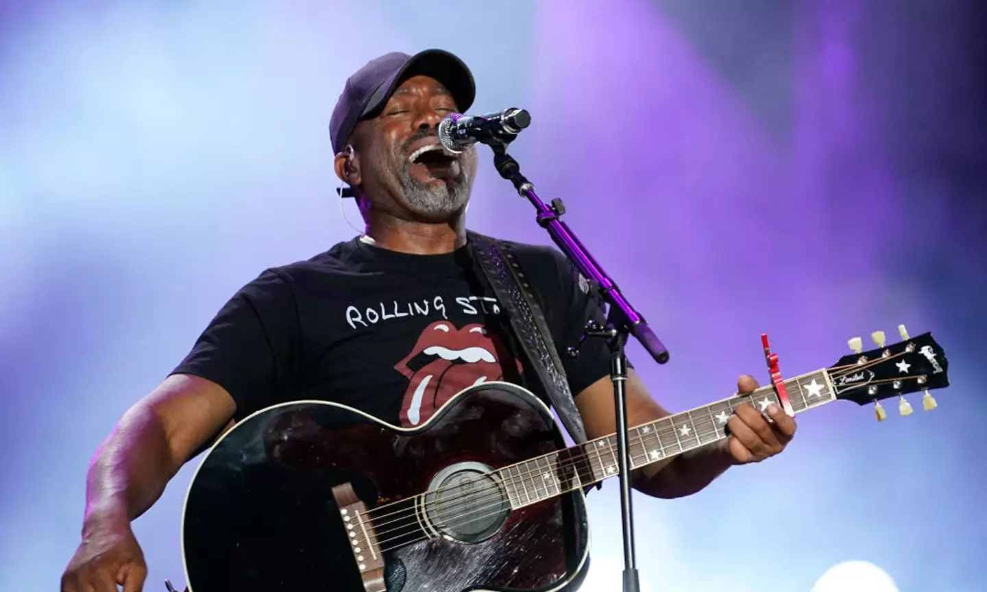 Gibson Tu'u Atu I Kitara Fa'atau Sa Saini E Darius Rucker & More