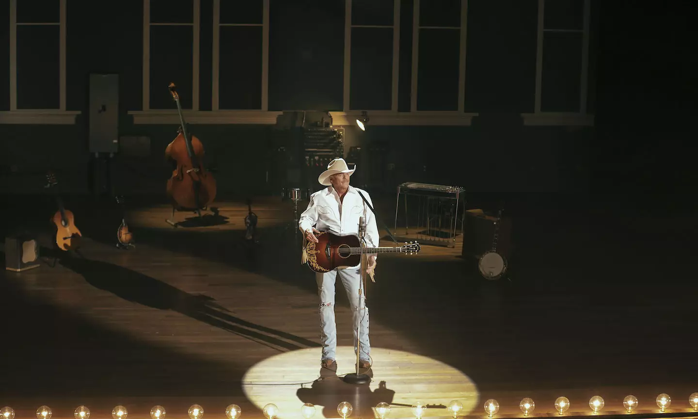 Alan Jackson Ngalakonan Di Ryman Pikeun Dimana Anjeun Gone Video