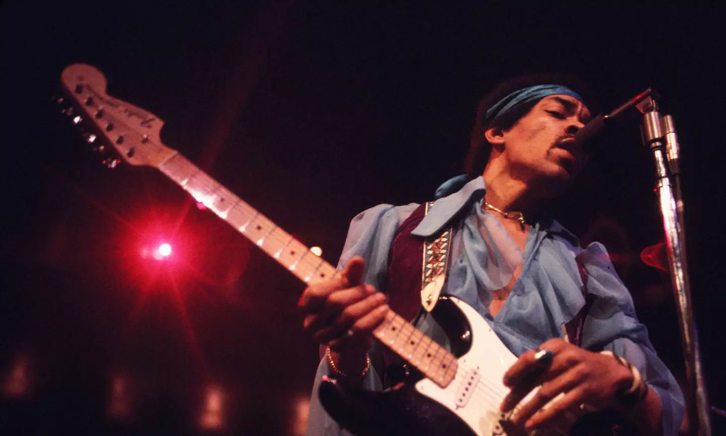 Mauidə Jimi Hendrix İndi Coda Kolleksiyası ilə Böyük Britaniyada yayımlanır