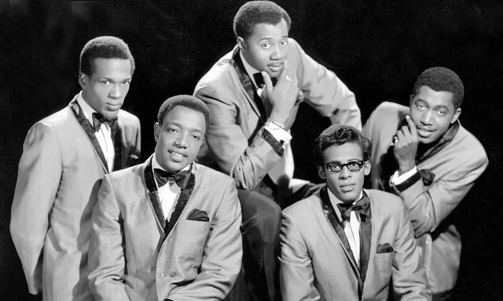 The Temptations photo by Michael Ochs Archives සහ Getty Images