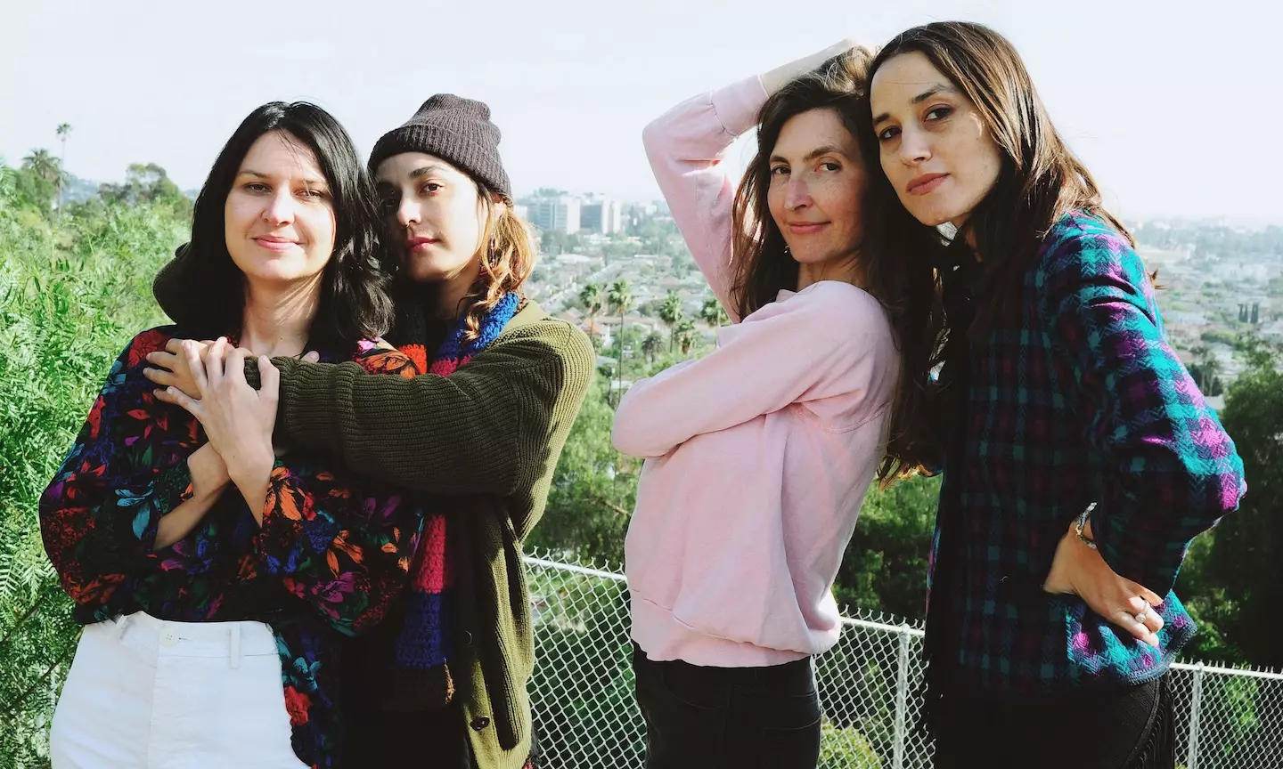 Warpaint deler musikkvideo for «hofter»