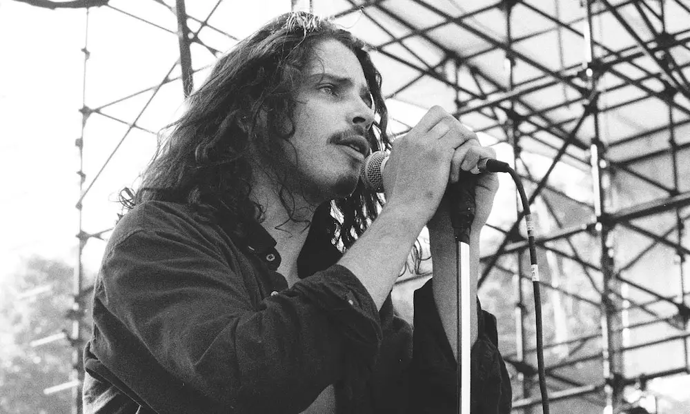 'Poncier': La Malofteco de Chris Cornell Kiu Restas Kulta Klasikaĵo