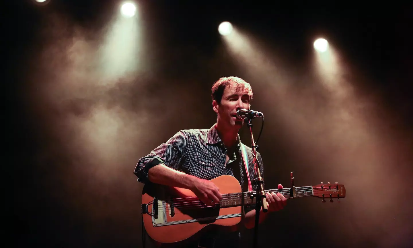 Endryu Bird va Iron & Wine "NPR Tiny Desk Concert" dasturini ijro etishdi